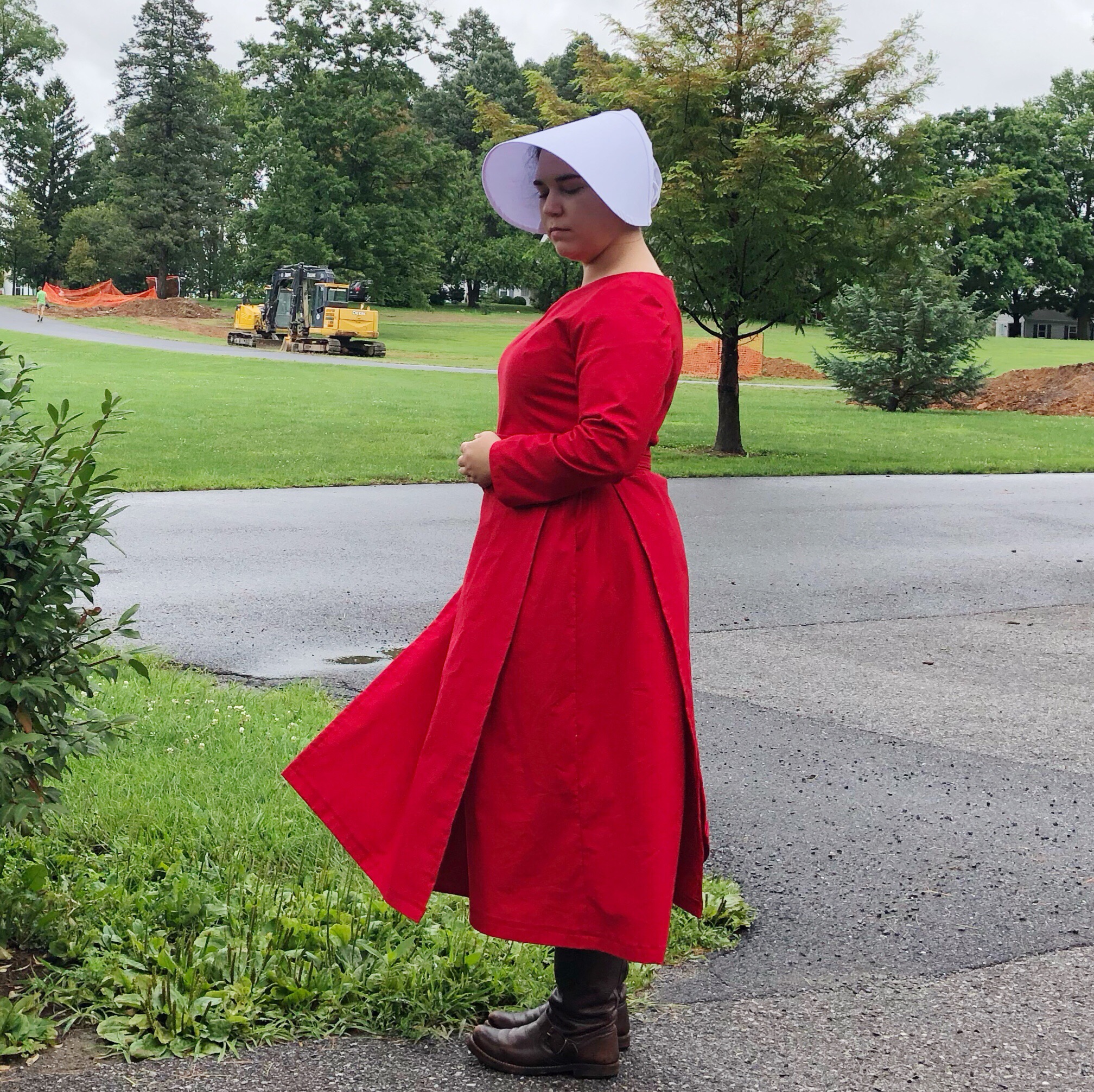 Handmaid’s Tale Cosplay Big Reveal – The Library of Alexandra